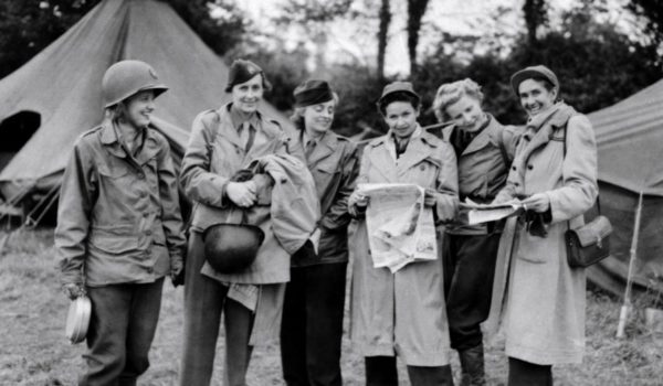 Women Reporters at the Front Line by Ray Moseley - Yale University ...